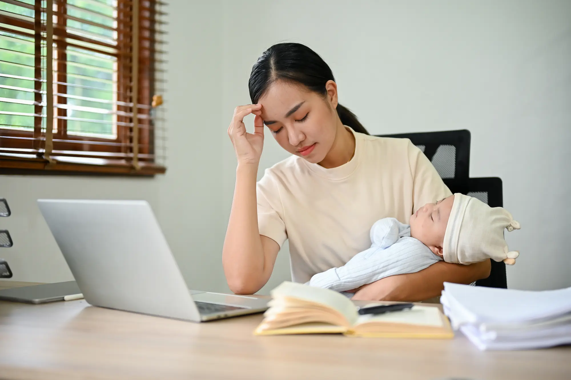 Dilema Ibu Bekerja: Ini Faktor Penyebab dan Cara Atasinya - Ruang meNYALA