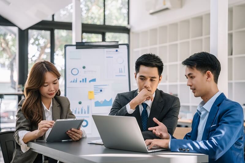 Investor Relations - Fungsi, Tugas, dan Tanggung Jawabnya - Ruang meNYALA