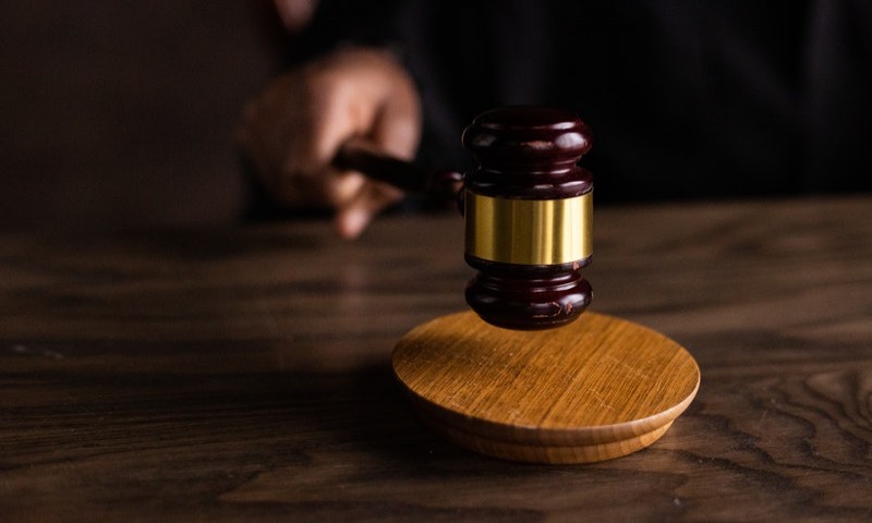 Arbitrasi: Pengertian, Contoh, Jenis, dan Manfaatnya - Ruang meNYALA